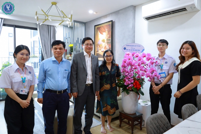 Trường đại học Luật TP.HCM tri ân và chúc mừng các thầy cô nguyên lãnh đạo nhà trường nhân ngày ...